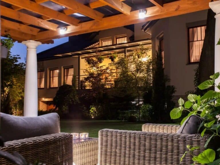 LED vs Halogen: Which Landscape Lighting Option is Right for Your ...